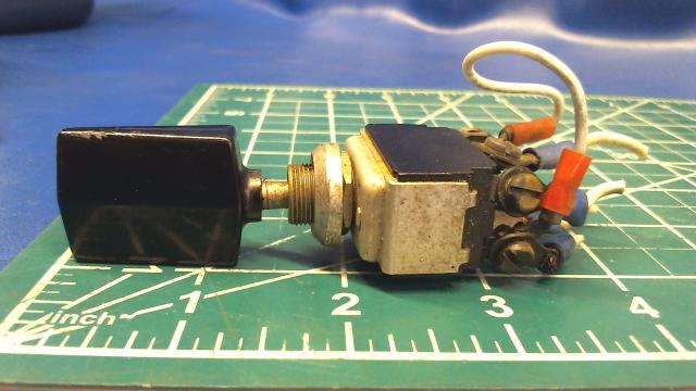 Cessna S1661-1 Switch - Flap Control