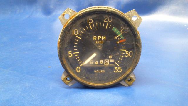 Cessna 0411087-28 Tachometer (READING 1648.9)
