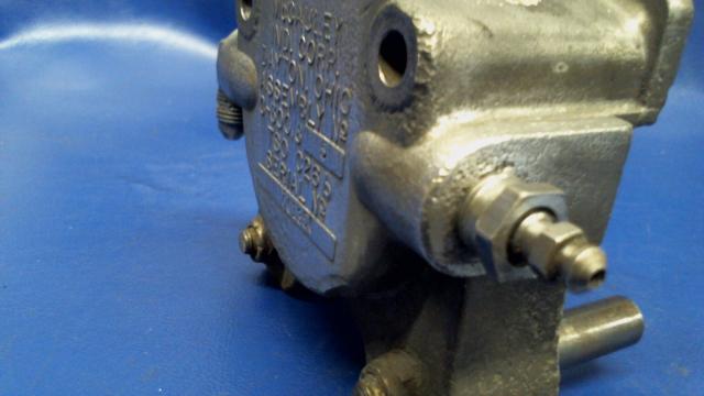 McCauley C-30018-5 Brake-Main Gear C30018-5 (CRACKED HOUSING - SEE PHOTOS)