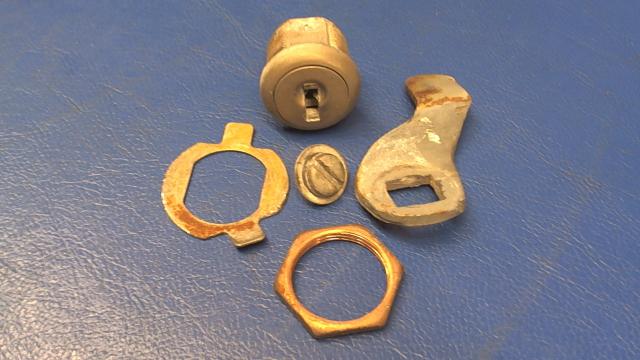 Cessna C253001-0101 LOCK-LH CABIN DOOR w/0711033 CAM-DOOR LOCK NO-Key