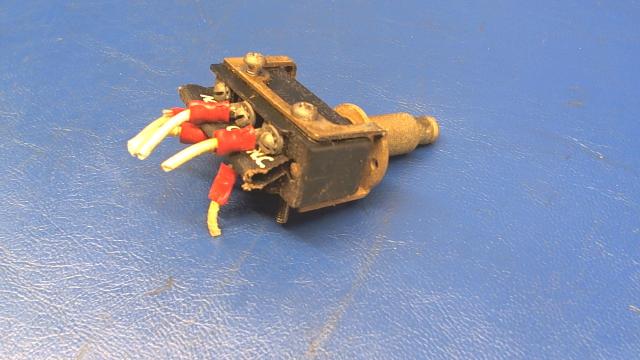 Micro Switch DT-2R-A7 Switch-Landing Gear Limit