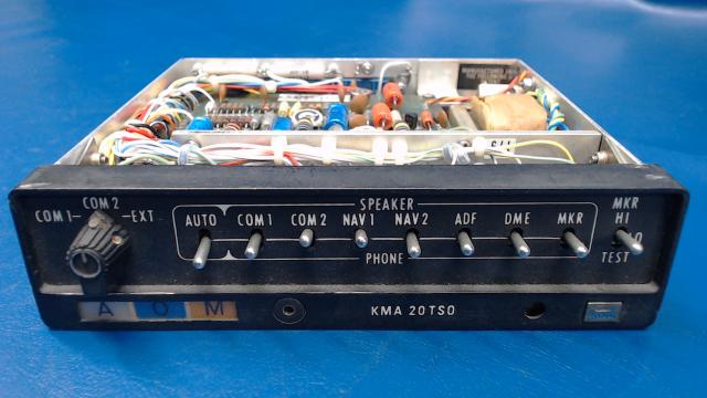 King 066-1024-03 KMA-20 MARKER BEACON RECEIVER & ISOLATION AMPLIFIER