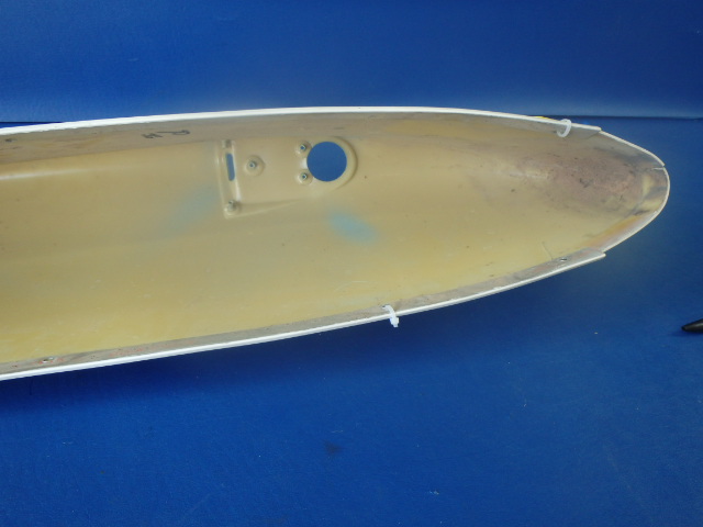 Cessna 0523565-30-791 TIP WING RH CONICAL CAMBER PLASTIC (CRACKED)