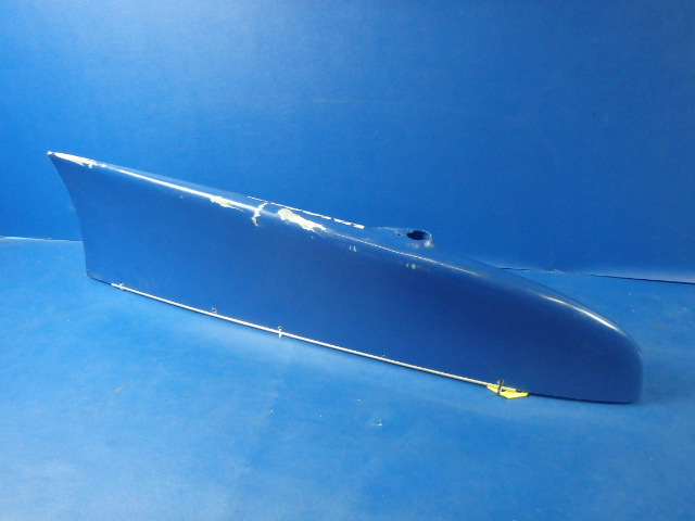 Cessna NPN TIP WING RH CONICAL CAMBER fiberglass (cracked see details)
