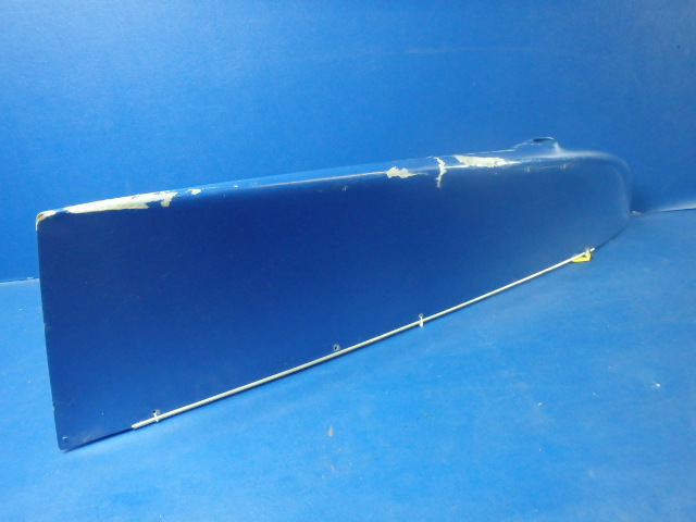 Cessna NPN TIP WING RH CONICAL CAMBER fiberglass (cracked see details)