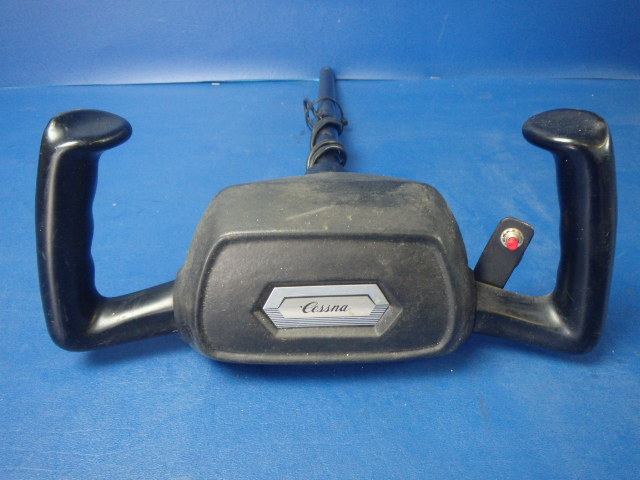 Cessna 0513261-16 CONTROL WHEEL ASSEMBLY