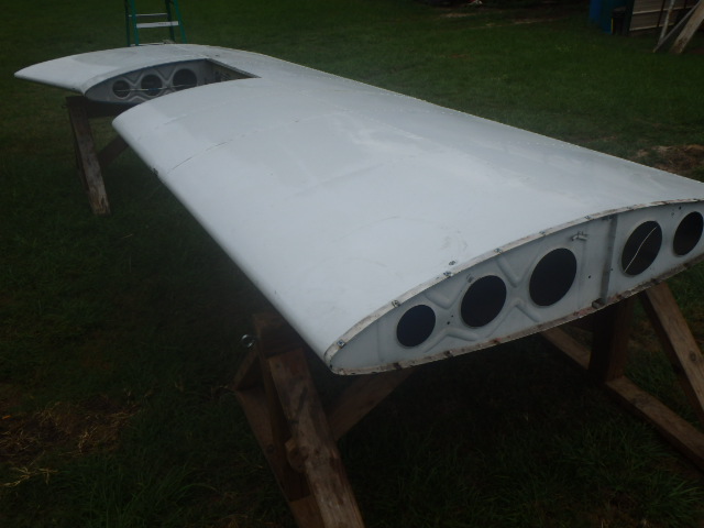 Piper 66601-04 WING STRUCTURE - w/FUEL TANK LH (Wing tip rib damaged ...