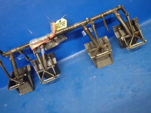 Cessna SET BRAKE AND RUDDER PEDALS