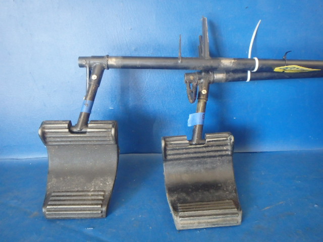 Cessna SET RUDDER PEDAL SET