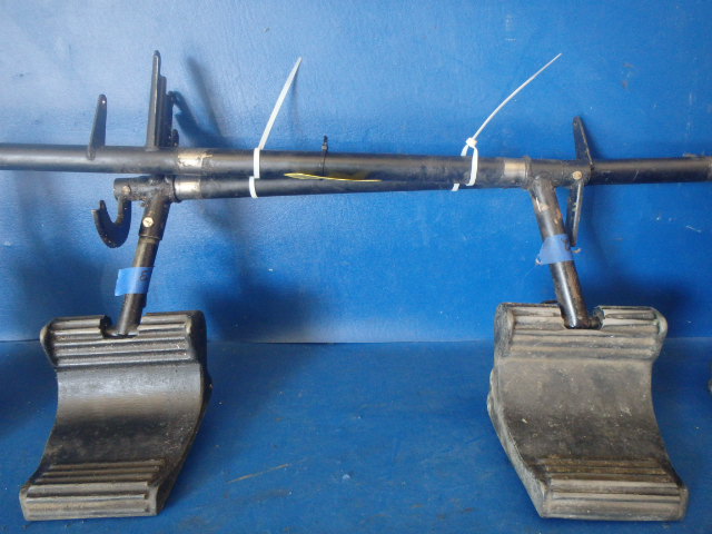 Cessna SET RUDDER PEDAL SET