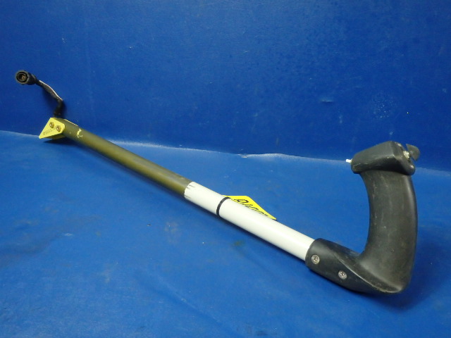 Cessna . CONTROL STICK (YOKE) PILOT ASSEMBLY