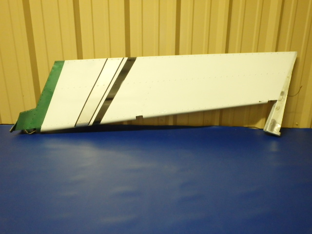 Cessna 1733000-1 Rudder(DENT TOP SIDE TRAILING EDGE)SEE PHOTOS