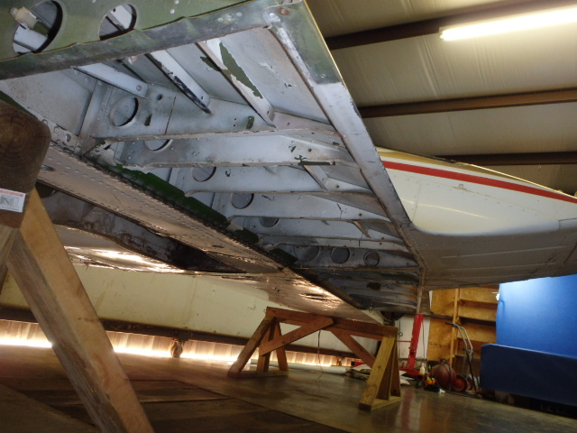 Cessna 0822038-38 WING STRUCTURE-RH STD FUEL (TURBO) (Rib Tip damage)