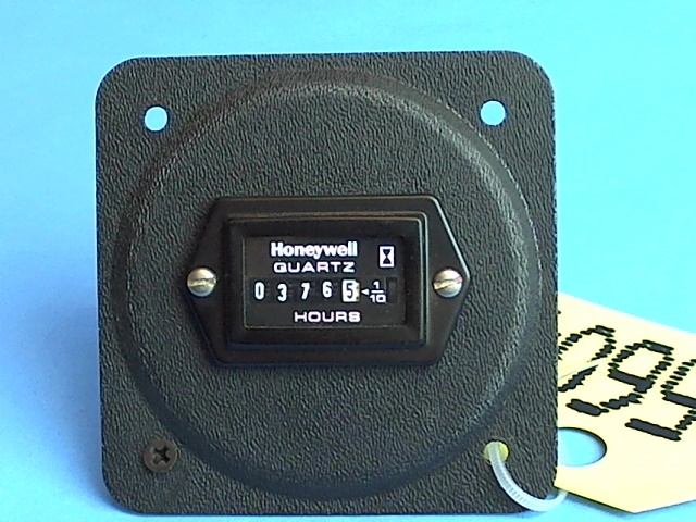 Honeywell 85094 HOBBS HOURS METER - QUARTZ ( WITH 3 1/8 INCH HOLE COVER )