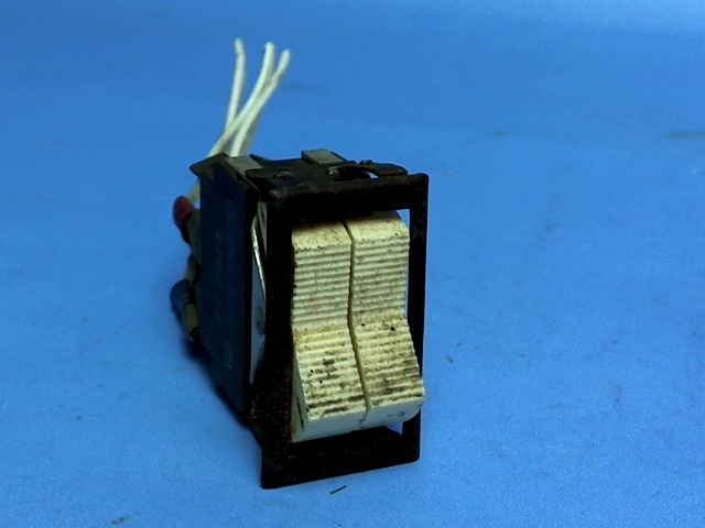 Cessna S1846-2-1 SWITCH-DOUBLE ROCKER NAVIGATION & BEACON LIGHT