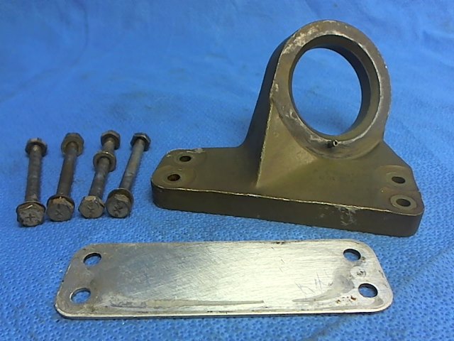 Cessna 0851203-12 FITTING-ENGINE MOUNT RH FWD