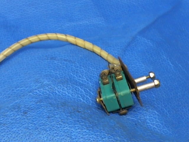 Cessna MS25253-1 SWITCH-MICRO LH or RH USE WITH AUX FUEL SYSTEM