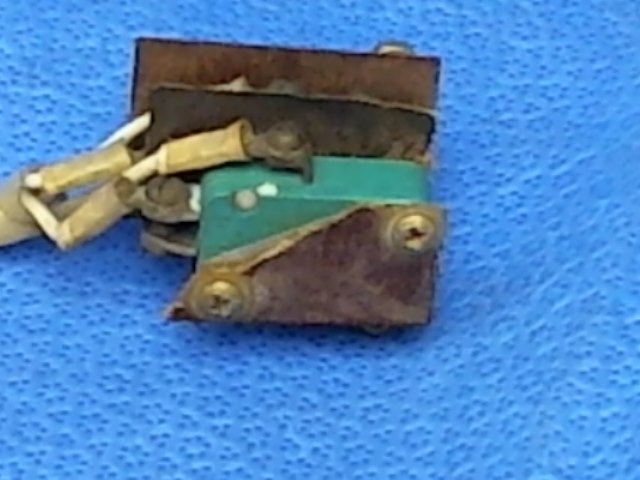 Cessna MS25253-1 SWITCH-MICRO LH or RH USE WITH AUX FUEL SYSTEM