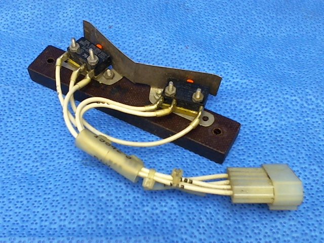 Piper 28334-03 SWITCH ASSEMBLY - Fuel quantity selector (complete) right