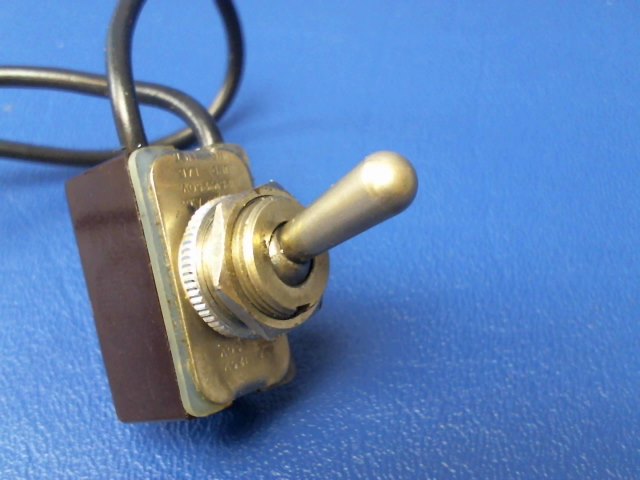 McGILL NPN TOGGLE SWITCH
