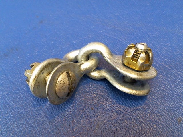Cessna AN115-21 SHACKLE (Two piece)