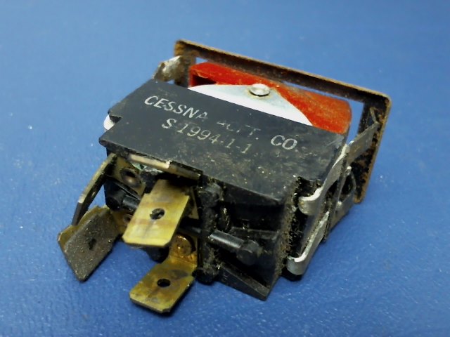 Cessna S-1994-1-1 MASTER Switch - Dual Split