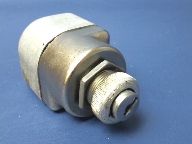 Bendix 10-357290-13 SWITCH-IGNITION-MAGNETO L/R/BOTH w/KEY Baggage Lock