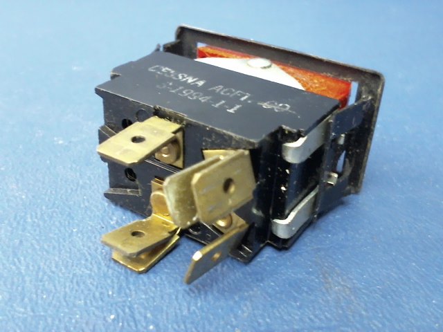 Cessna S-1994-1-1 MASTER Switch - Dual Split