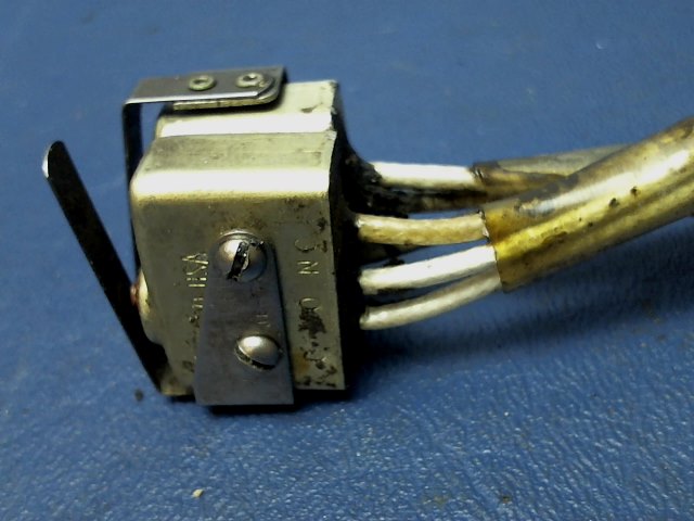 Piper 67411-08 SWITCH - Squat & stall warning prevention QTY (2)