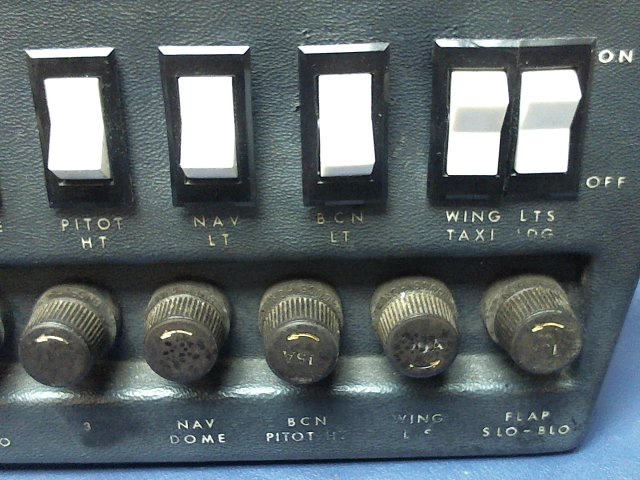 Cessna NPN SWITCH PANEL w/SWITCHES