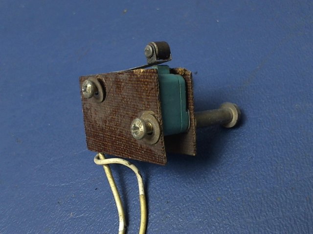 Cessna NPN AUX FUEL SYSTEM SWITCH