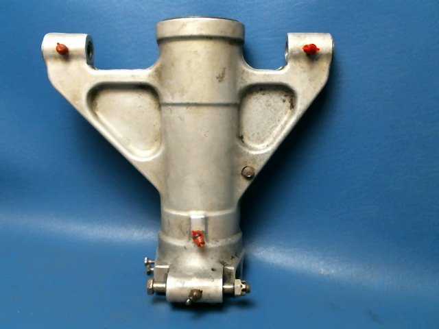 Piper 21715-00 HOUSING - Nose gear strut