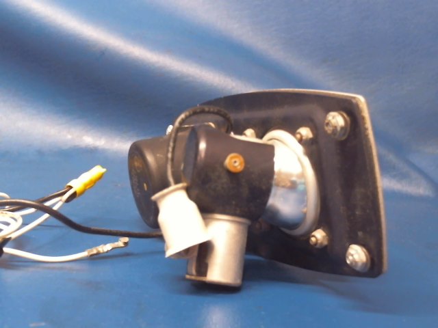 Piper 484 299 LIGHT AND GASPER ASSEMBLY - Center and rear air vent 12V