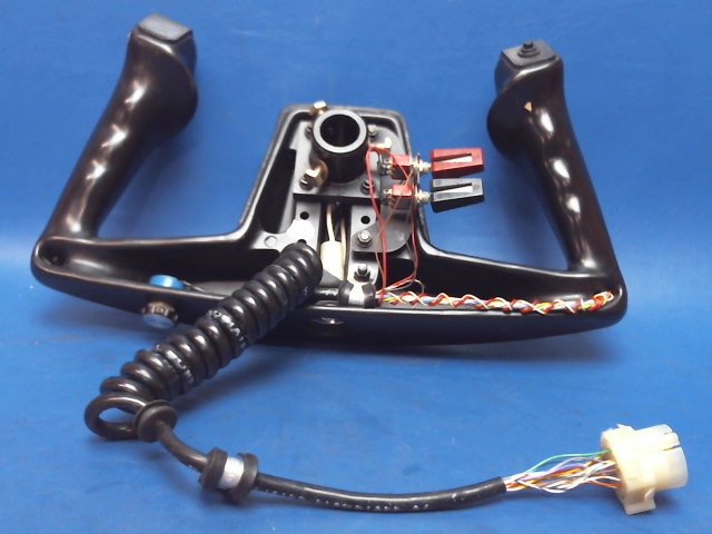 Cessna 1560027-2 CONTROL WHEEL ASSEMBLY - PILOT