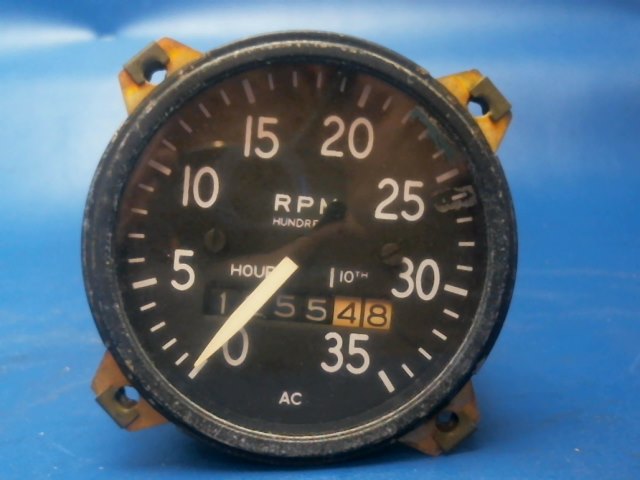 Cessna S1305NB Tachometer (CURRENT TIME 1255.48)
