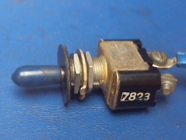 Piper 588 109 SWITCH - (MS35058-21) (3 position)