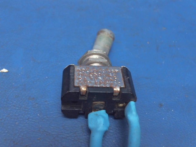 UND.LAB.INC UNKNOWN SWITCH
