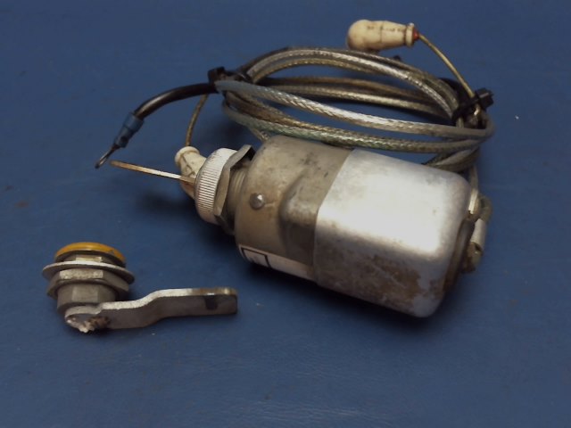 Bendix 10-357290-13 SWITCH-IGNITION MAGNETO L/R/BOTH w/Door Lock w/KEY