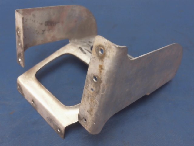 Cessna 0553018-1 Bracket-Ground Service Plug