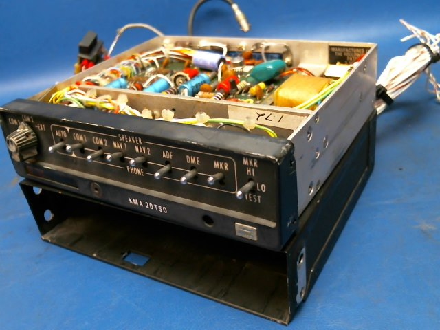 King 066-1024-03 KMA-20 MARKER BEACON RECEIVER & ISOLATION AMPLIFIER