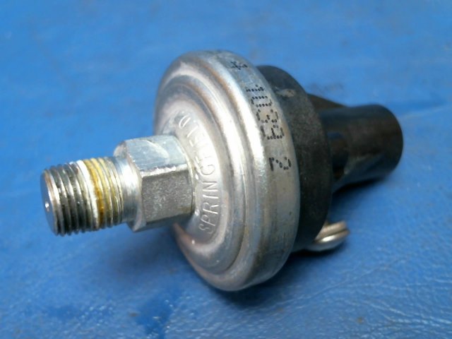 Hobbs S76575-4 SWITCH OIL PRESSURE (Normally open)