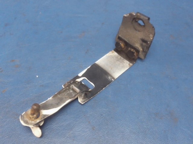 Piper 12723-00 FASTENER ASSEMBLY - Cowl (CRACKED)