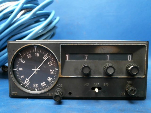 King 066-1038-00 KR-86 ADF Receiver and Indicator Model 14V (2 Cracked ...